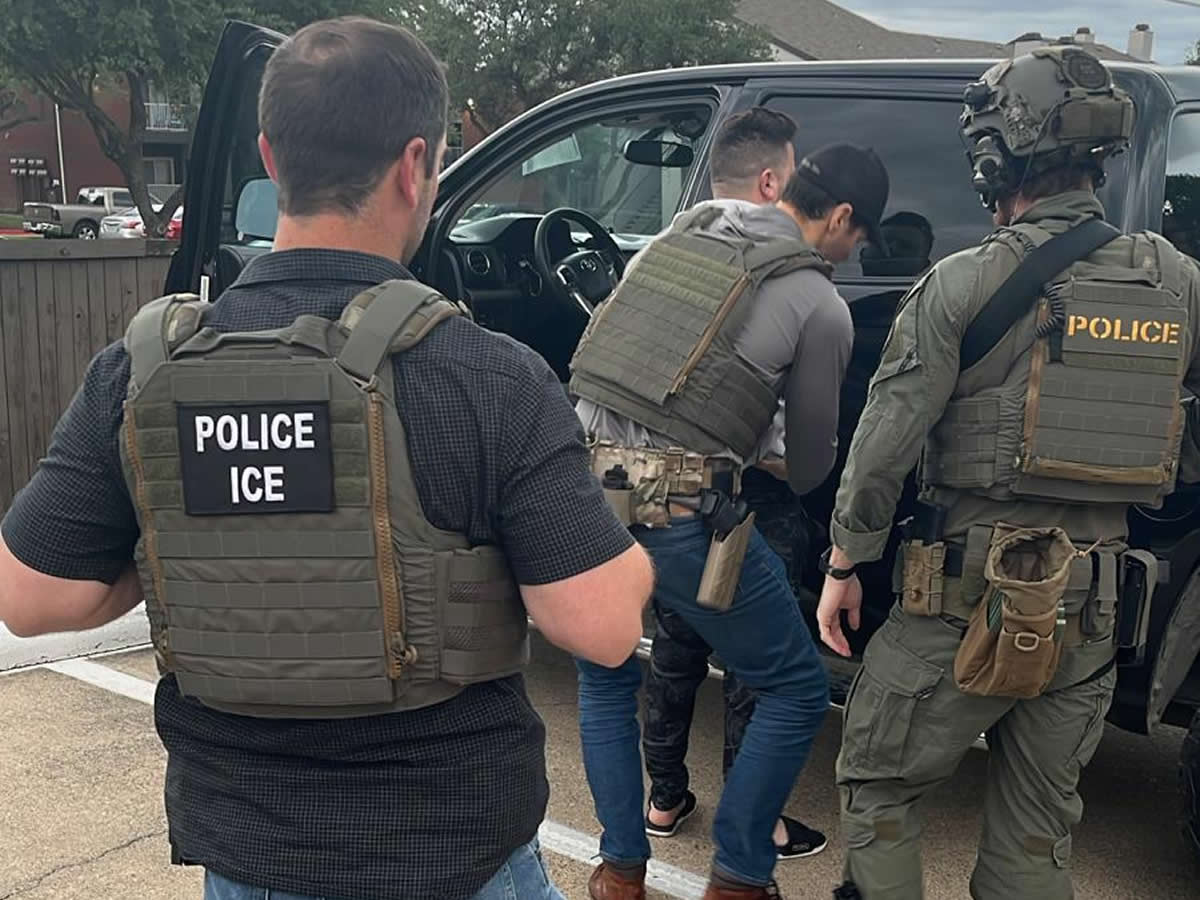 ICE, símbolo da repressão de Trump a migrantes e alvo da resistência ...